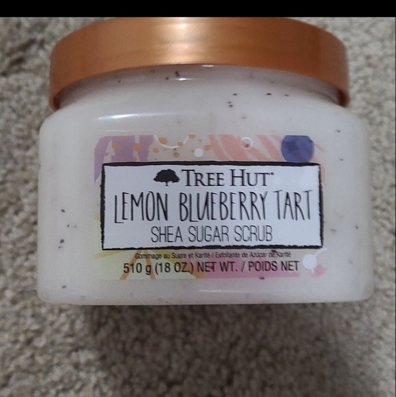 tree hut | Bath & Body | Bnwt Tree Hut Lemon Blueberry Tart Sugar Scrub ...